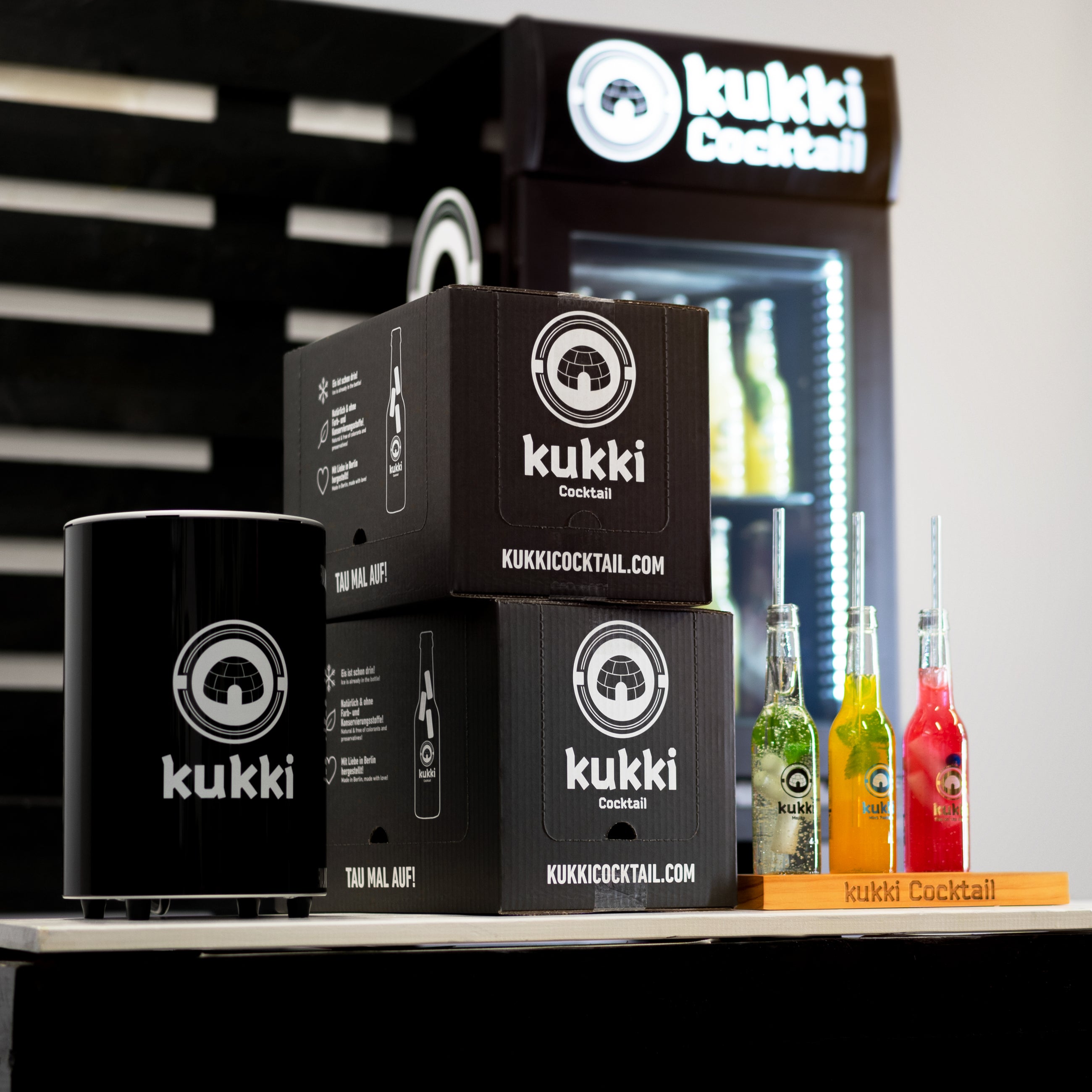 kukki Toaster + 192 Cocktails + TK Schrank